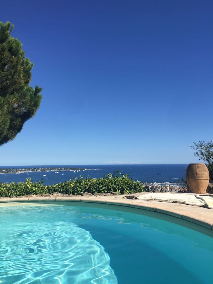 Maison Familiale Vue Imprenable Sur Cap D'antibes - アンティーブ