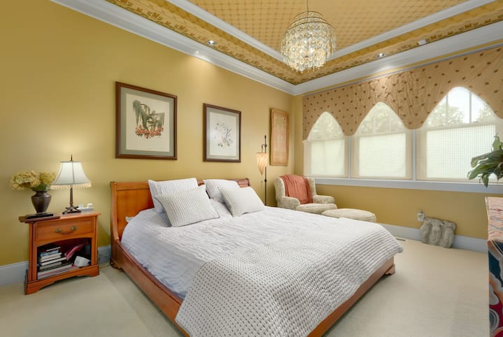 Luxury Primary Suite With Private Bath & Office - Chapel Hill, NC