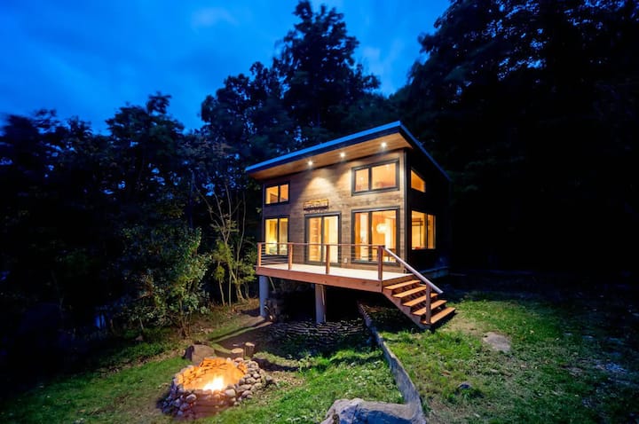 Waterfront Property Featuring A Yurt & Tiny House - Gananoque