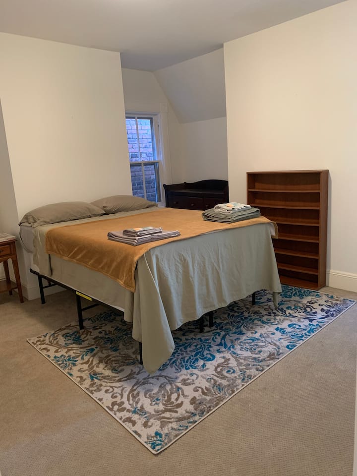 1-bedroom, Shared Bath In Historic Victorian Home - Portsmouth, VA