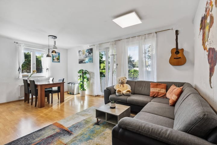Wohlfühl-künstlerwohnung Mit Balkon - Köln