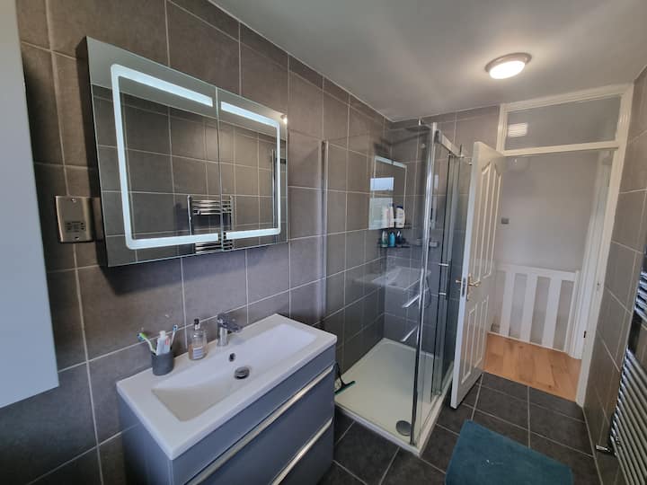 Lovely 2 Bedroom Maisonette With Garden - Campton