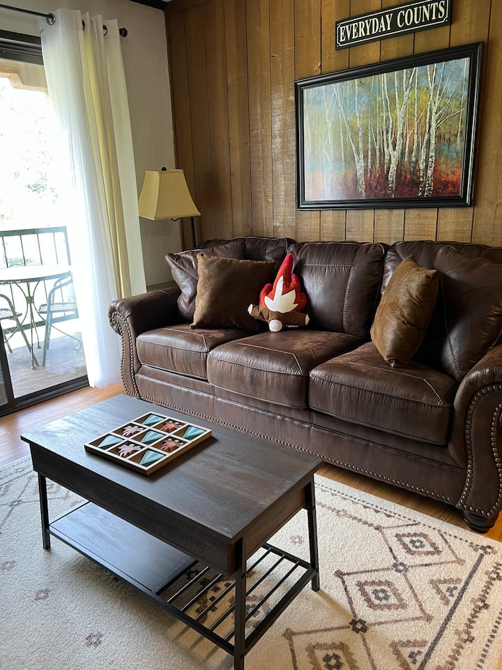 Woodland Retreat:
Cozy 1 Bedroom Condo W/fireplace - Ruidoso, NM