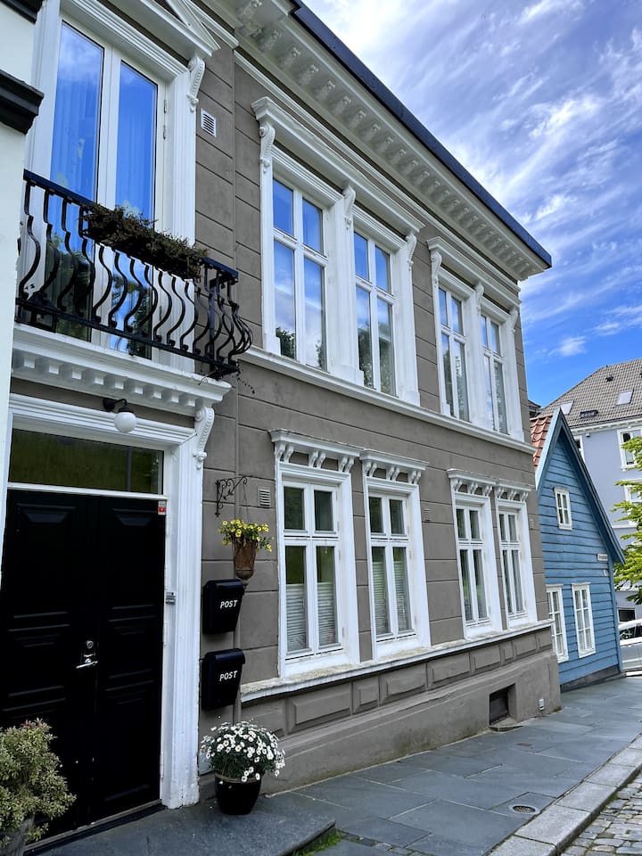 Beautiful Old Bergen-house With Rooftop Terrace. - Bergen, Noruega