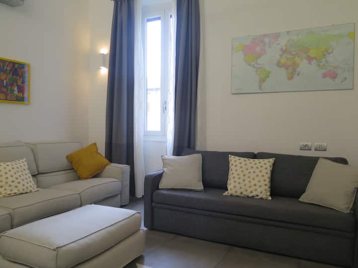 Isola Red's Apartment - Milão