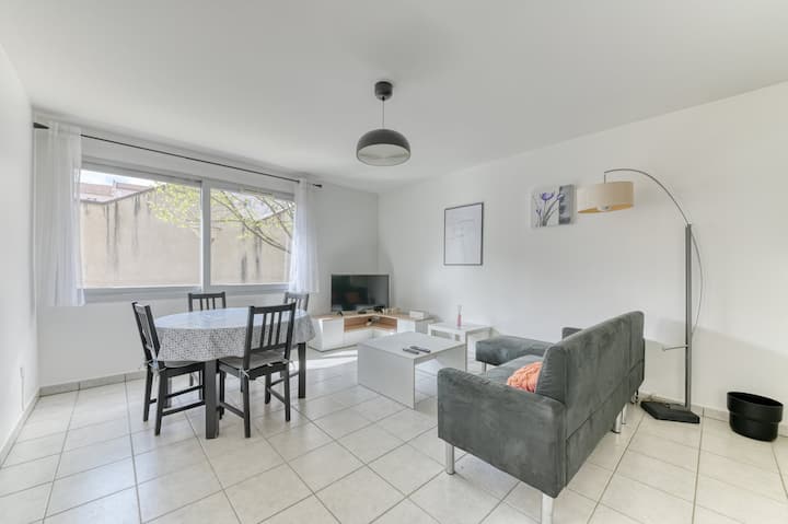 Appartement En Résidence Sécurisée Avec Garage - Lyon