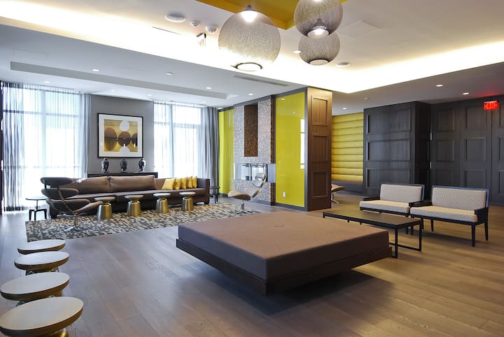 Rooftop Pool Condo With Cn Tower View - Toronto