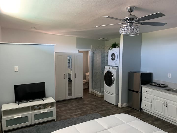 Modern Private Guest House - Great Location! - Irvine, CA