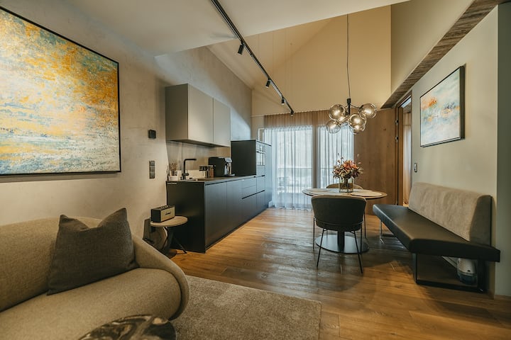 Black Eagle: Luxury Flat In The Heart Of The Alps - Mayrhofen