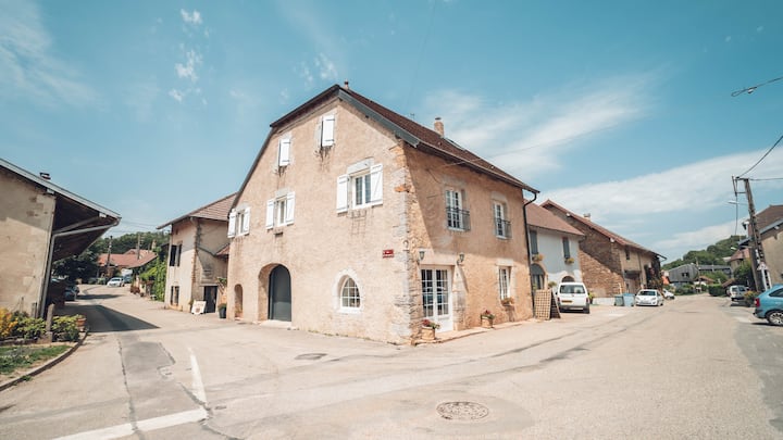 Gîte Chaleureux  à Pupillin "Chez Désiré" - Jura