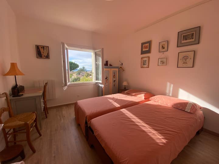 Chambre Lumineuse Et Calme - Pertuis