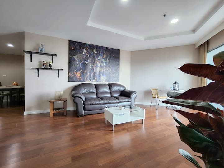 The Morning Daisy Suite :2br 2wc @Rama9/wi-fi/pool - Bangkok