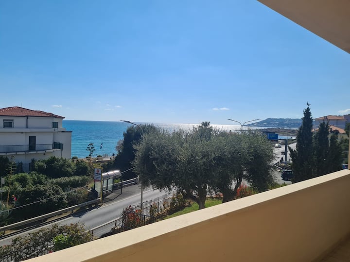 Bel Appartement à Deux Pas Des Plages - Riva Ligure