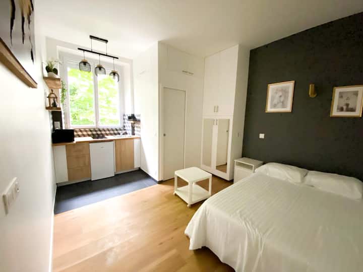 Beau Studio Métro Saint Maur( Bail Mobilité) - Paris