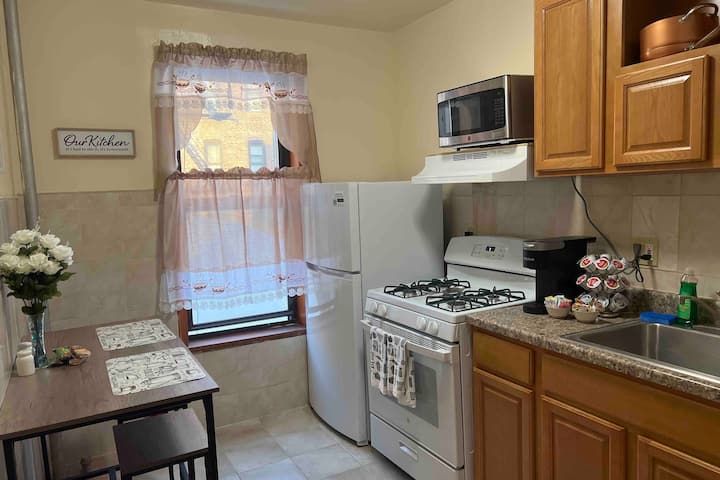 Cozy 3 Bedroom Apartment Rental - Brooklyn, NY
