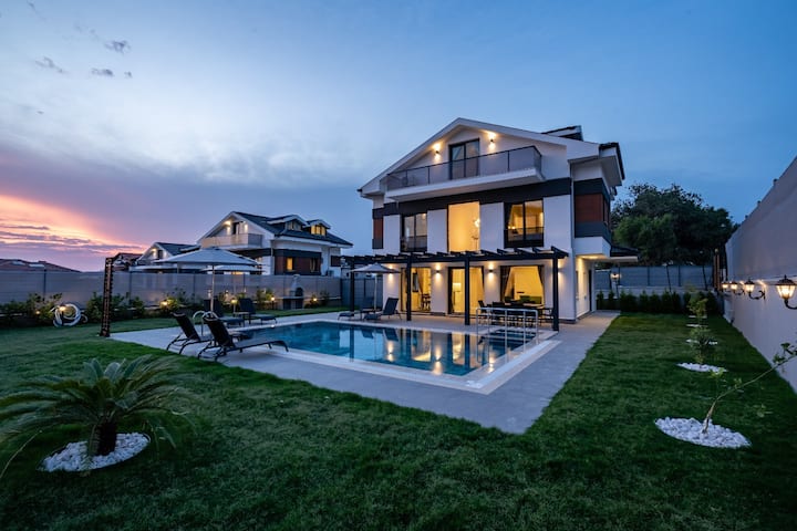 Hisarönünde ‘De  3 Yatak Odalı Lüx Villa - Ölüdeniz