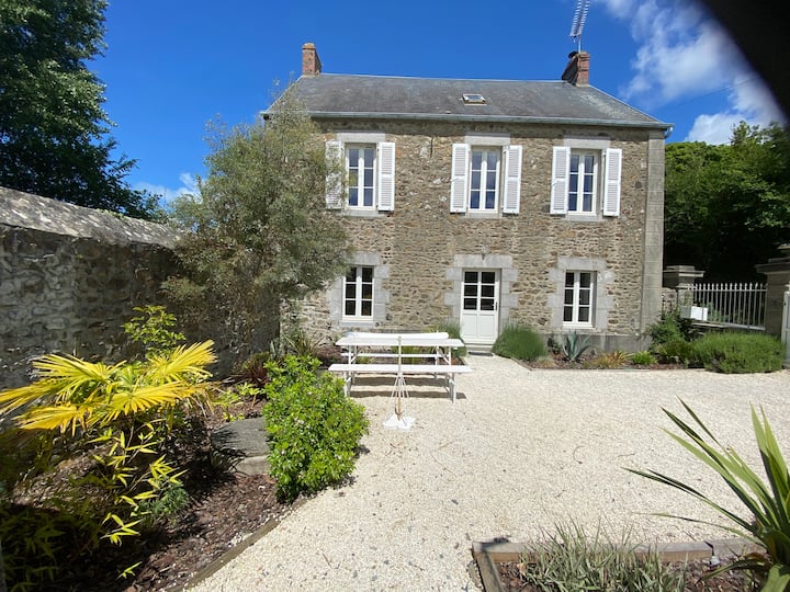 Jolie Maison Ancienne Rénovée Avec Jardin - Agon-Coutainville