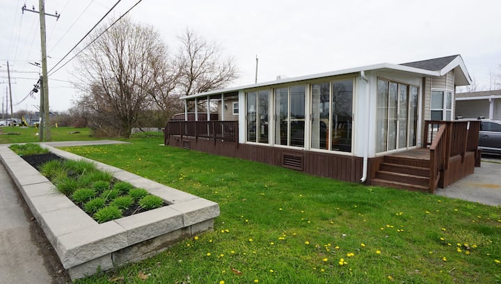 Spacious Home W/gorgeous Quarry View At Sherkston - Port Colborne