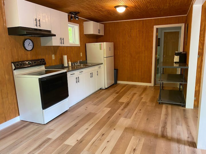 3-bedroom Frye Island Home - Walk To The Beaches - Bridgton, ME