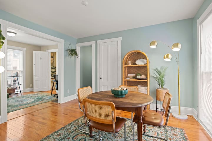Boho, Mid-century 1870 Farmhouse - Rochester, NY