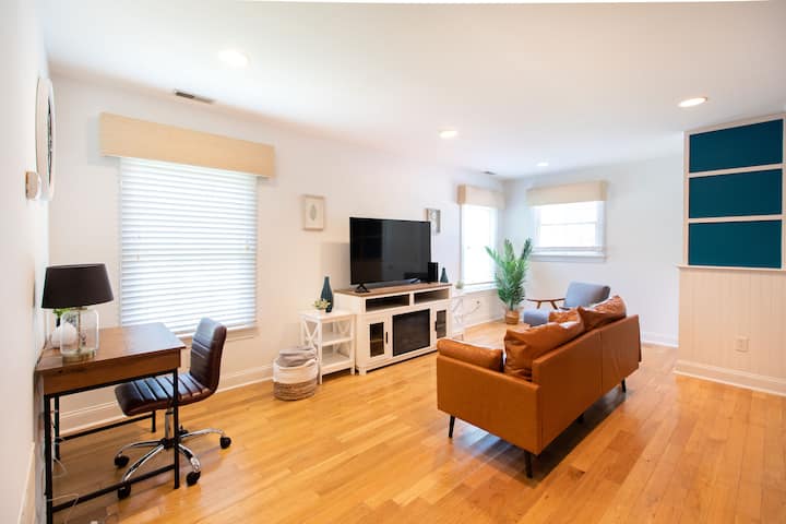 Cozy 2-bedroom Cottage Close To Everything - Poverty Beach, NJ