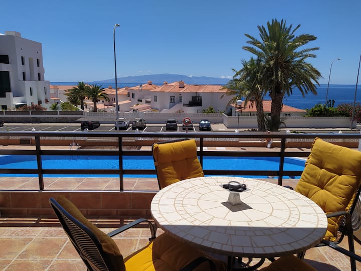 Ocean & Pool Views Sunflower Apt, Puerto Santiago - 카나리 제도