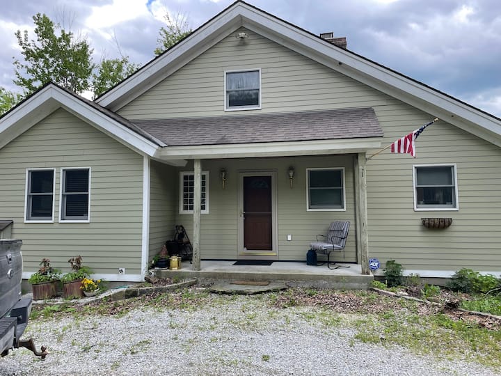 Cheerful 4 Bedroom Home With Indoor Fireplace. - Rutland, VT