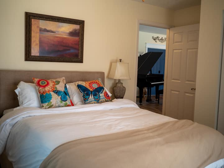 Beautiful Lakeview Saltwater Pool Sanctuary ! - Simpson Lakes