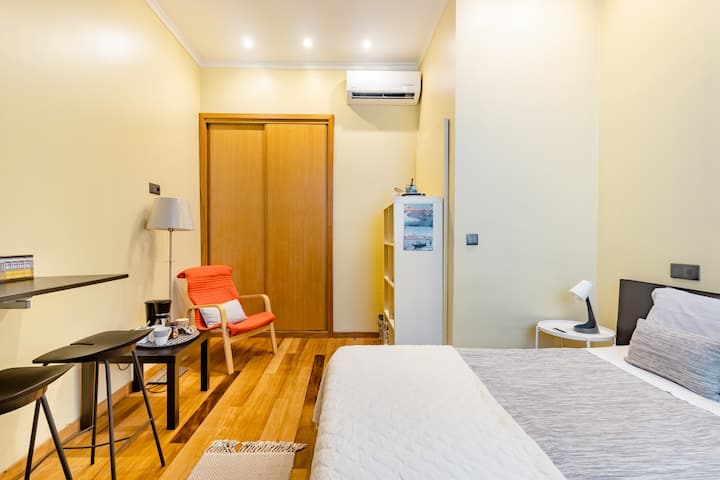 Simples Cute Room Near Center- Metro Porto - Porto