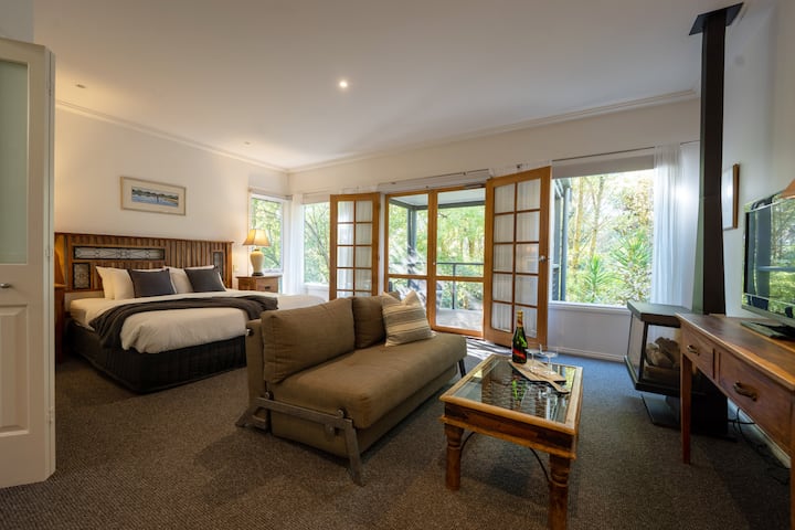 Maple Chalet With King Bed, Spa, Private Balcony - Yarra Glen