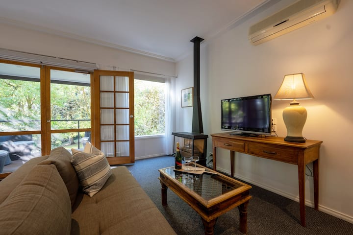 Maple Chalet With King Bed, Spa, Private Balcony - Yarra Glen