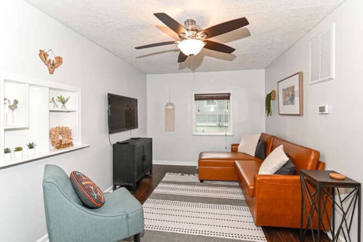 Riverfront Hideaway/fishing/pet‑friendly/views! - Noblesville, IN