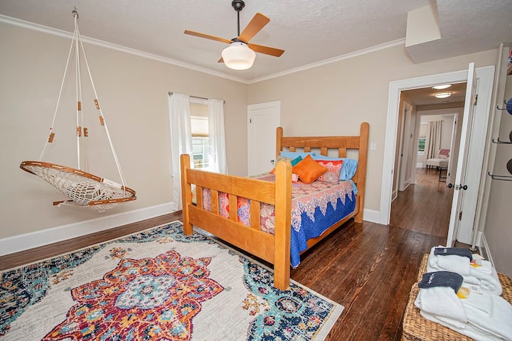 The Cherry St House [Main Floor]-no Cleaning Fee - Springfield, MO