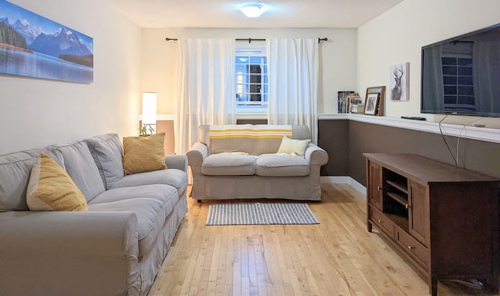 Three Bedroom Home In Vibrant Inglewood - Calgary