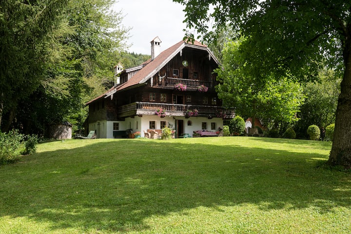 Charming & Unique Austrian Style Country House - Mondsee
