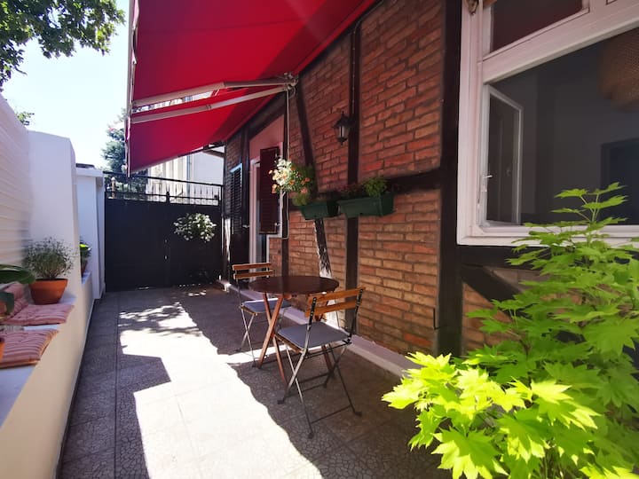 Cheerful Heritage-listed Home With Private Parking - Belgrade