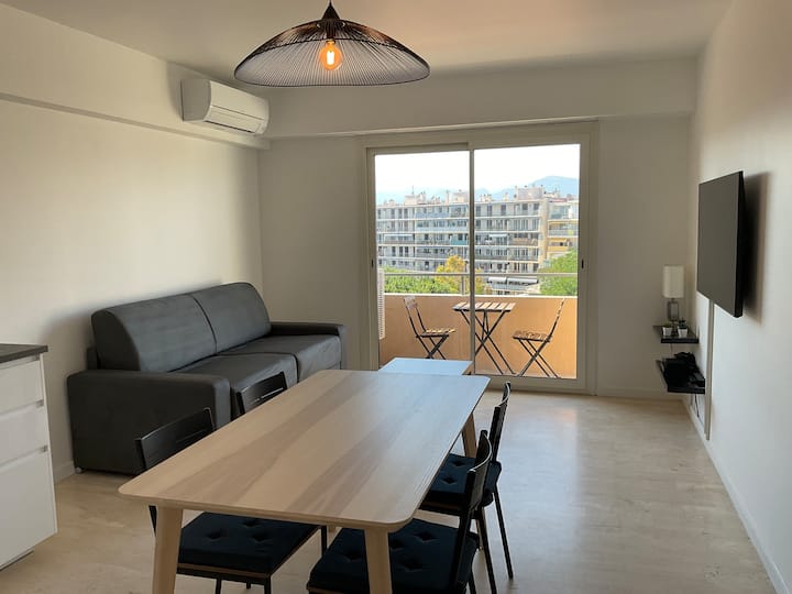 Lovely Appartment In The Heart Of Juan Les Pins - Baie des Milliardaires d'Antibes