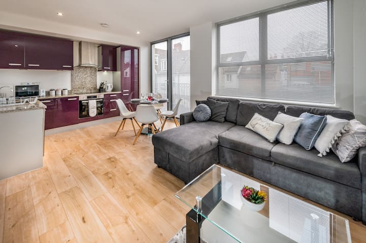Up To 6 Ppl, 2-bed, 2 Bathroom + Parking - Reading