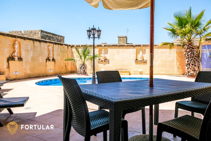 'Ta Silvana' 4 Bedroom Holiday Farmhouse With Pool - Malta