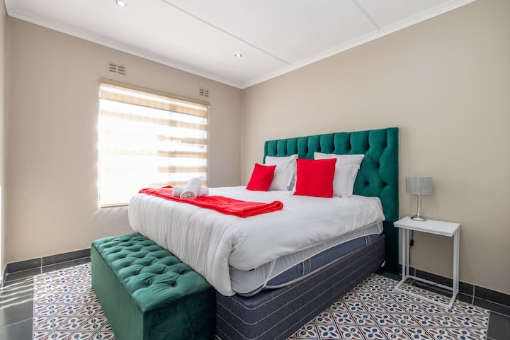 Neat 3 Bedroom Cottage - East London