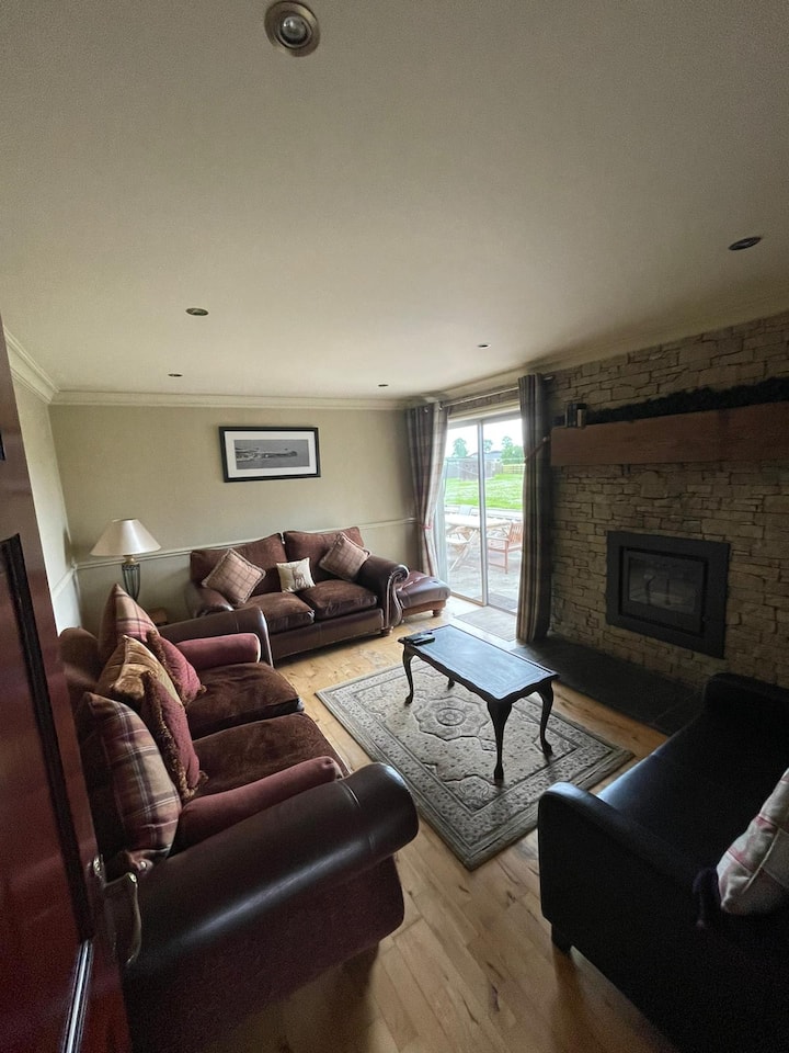 Luxurious Cosey Country House - Ballymoney