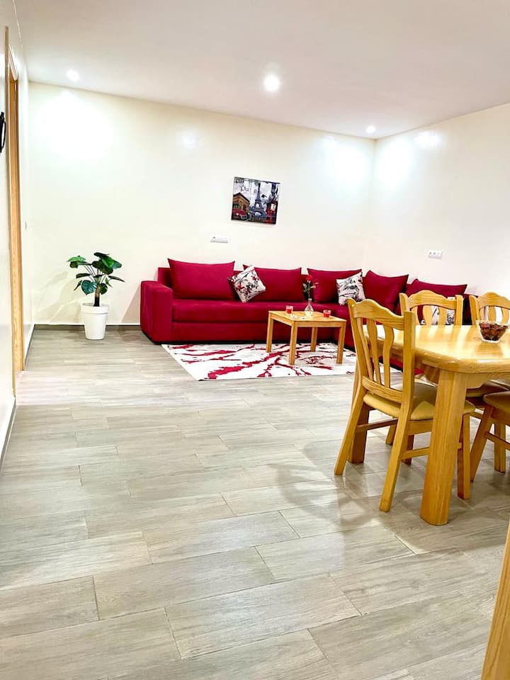 Appartement La Belle Fleur, Climatisé Et Spacieux - Al Hoceima