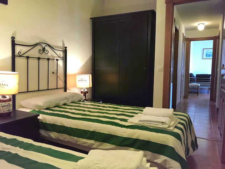 Apartamento E Para 5 Personas, 3 Hab, 2 Baños. - Llanes
