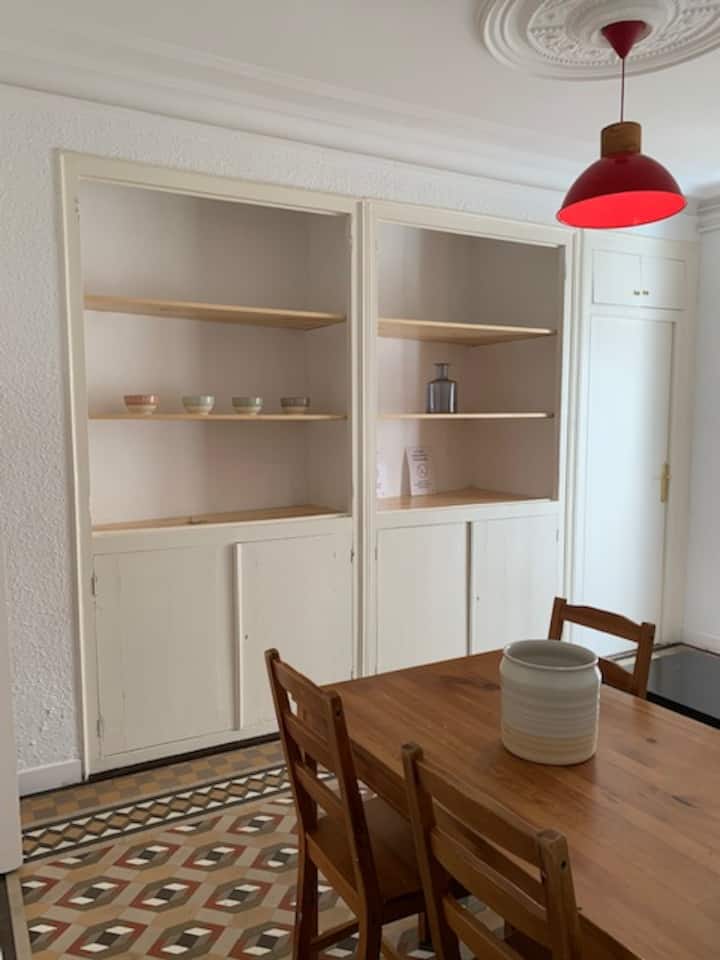Apartamento De 2 Hab Cerca De Las Ramblas De Bcn - Barcelona