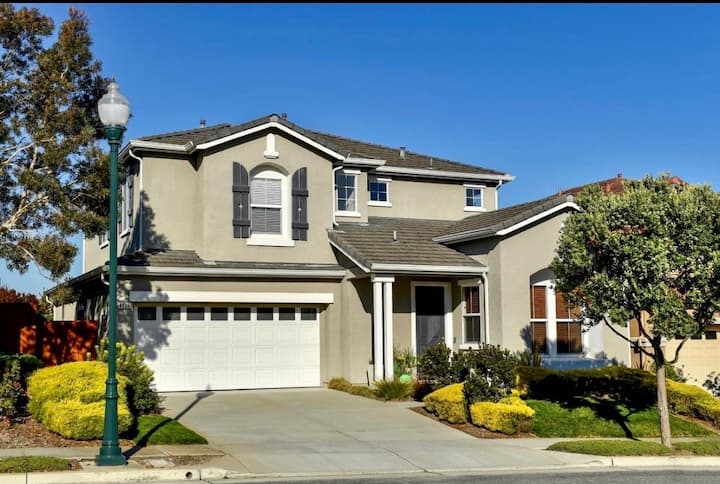 Revitalizing Coastal Retreat 2300 Sf+ - Marina, CA