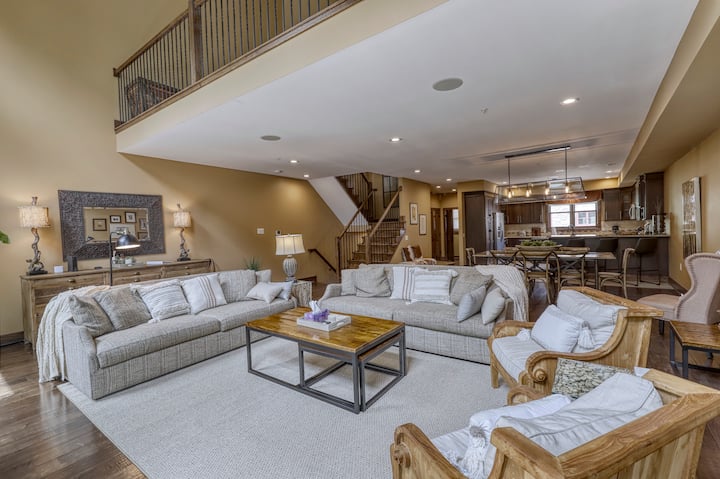 The Adirondack - Large Luxury 3 Bedroom Townhouse - Ellicottville, NY