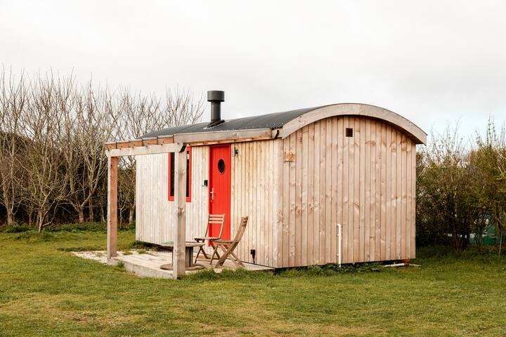 Allotment Shepherd Hut 2 - Sleeps 3 - Porthtowan