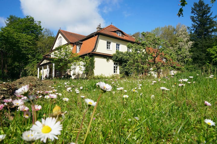 Romantisches Gutshaus Der Uckermark (Bis 45 Gäste) - Feldberger Seenlandschaft