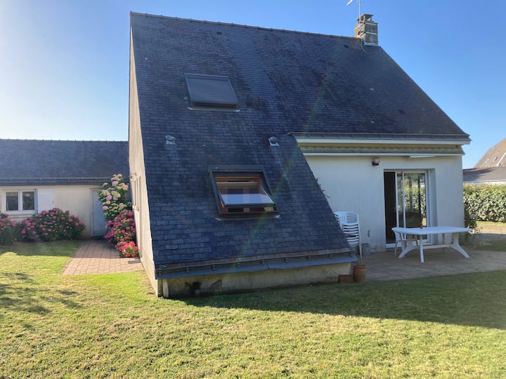 Maison Lumineuse Et Sécurisée Avec Un Grand Jardin - La Turballe