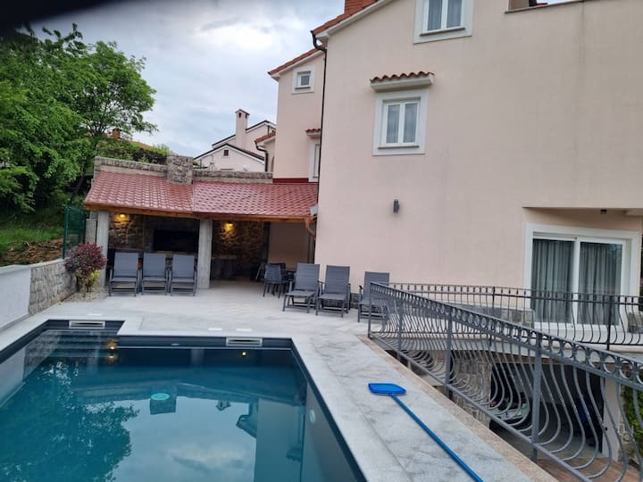 Villa Hornet Beautiful House With Swimming Pool - Rijeka